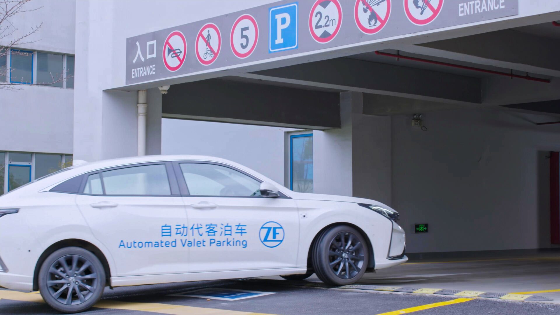 ZF conduz inteligência veicular com supercomputador ZF ProAI, ideal ...