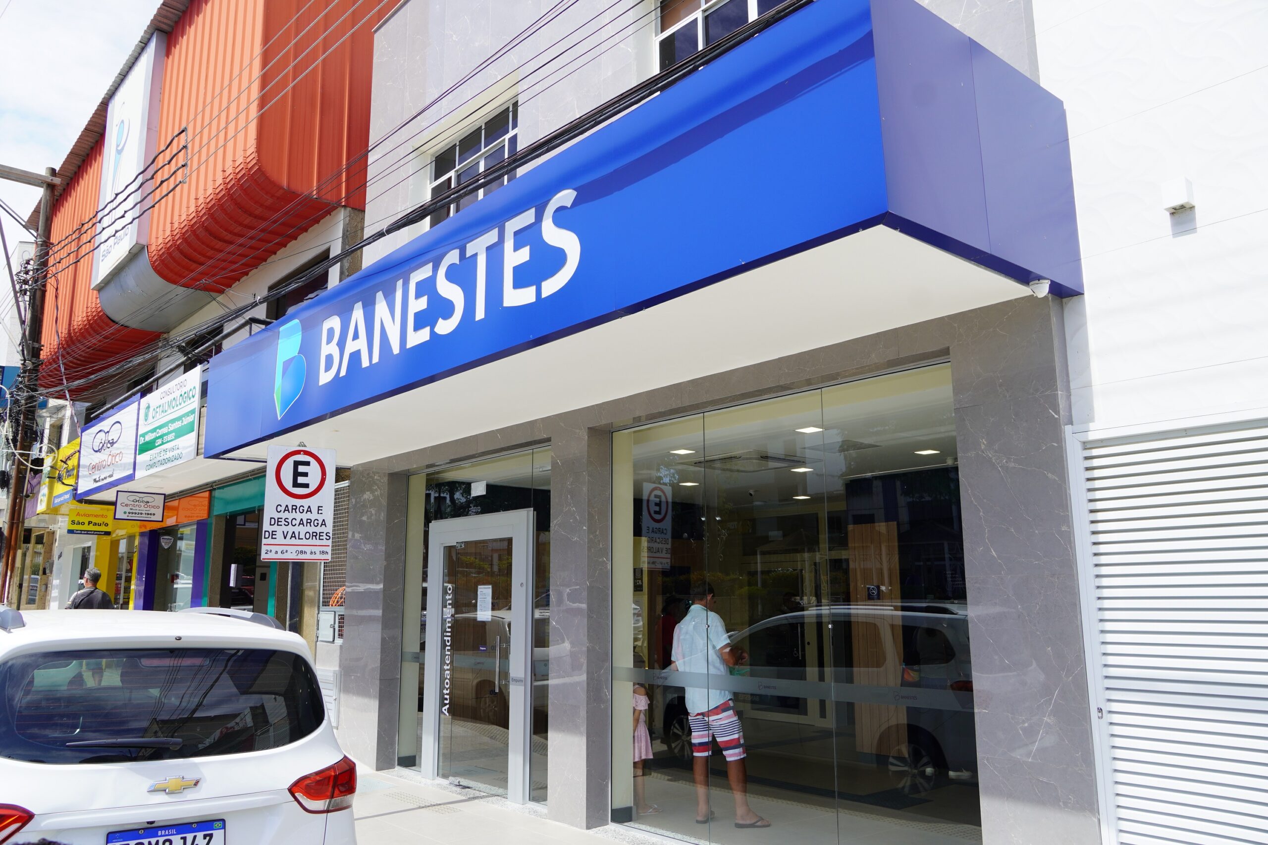 Banestes inaugura novas instalações das agências Mantenópolis e ...