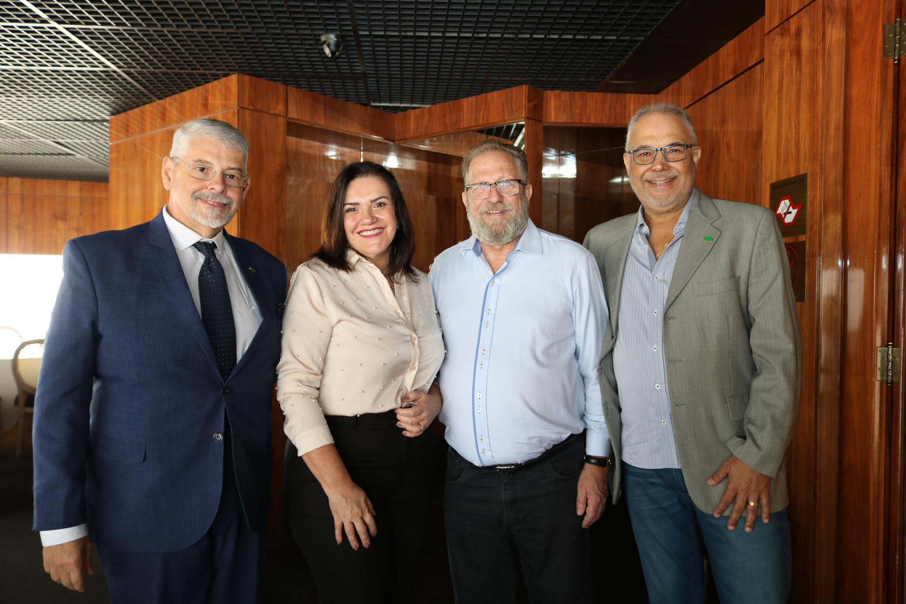 Álvaro Fonseca é aclamado mentor do CCS-SP Álvaro Fonseca, Boris Ber ...